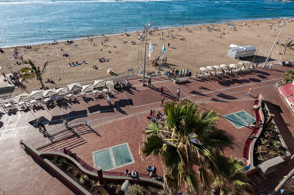 Beach • Apartamentos Colón Playa